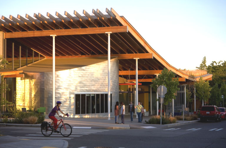 Ballard Library and Neighborhood Service Center - Bohlin Cywinski Jackson