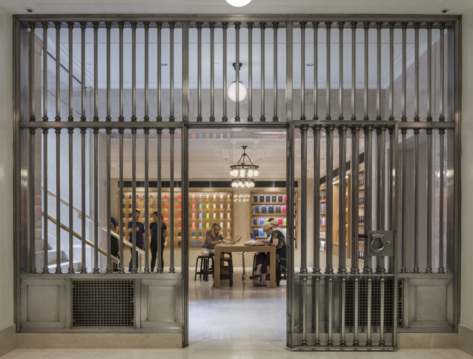 Apple Store, Upper East Side - Bohlin Cywinski Jackson